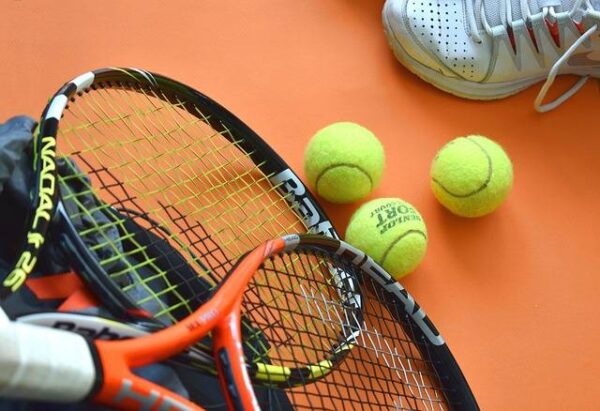 Choosing The Right Tennis Rackets | Tennis Equipment